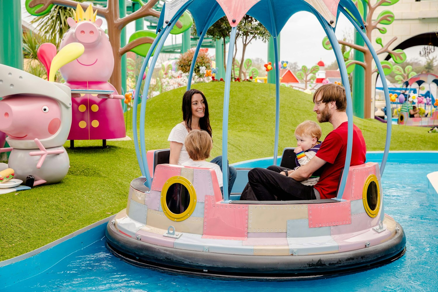 Exciting Toddler Breaks in the UK - Discover Peppa Pig World Short ...