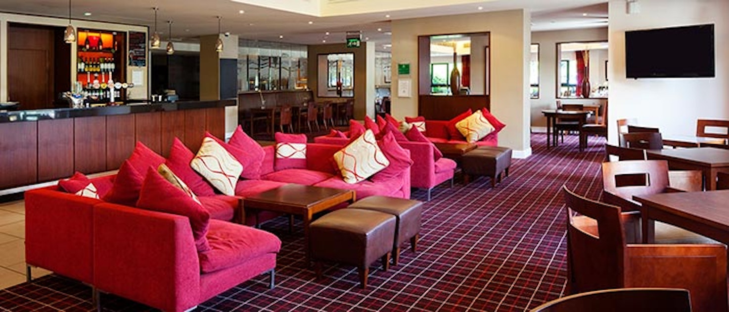 Holiday Inn Fareham | Hotels near Paultons Park and Peppa Pig World