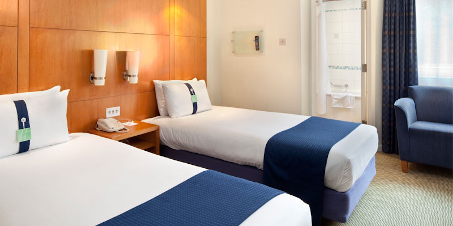 Holiday Inn Basingstoke l Hotels Near Paultons Park