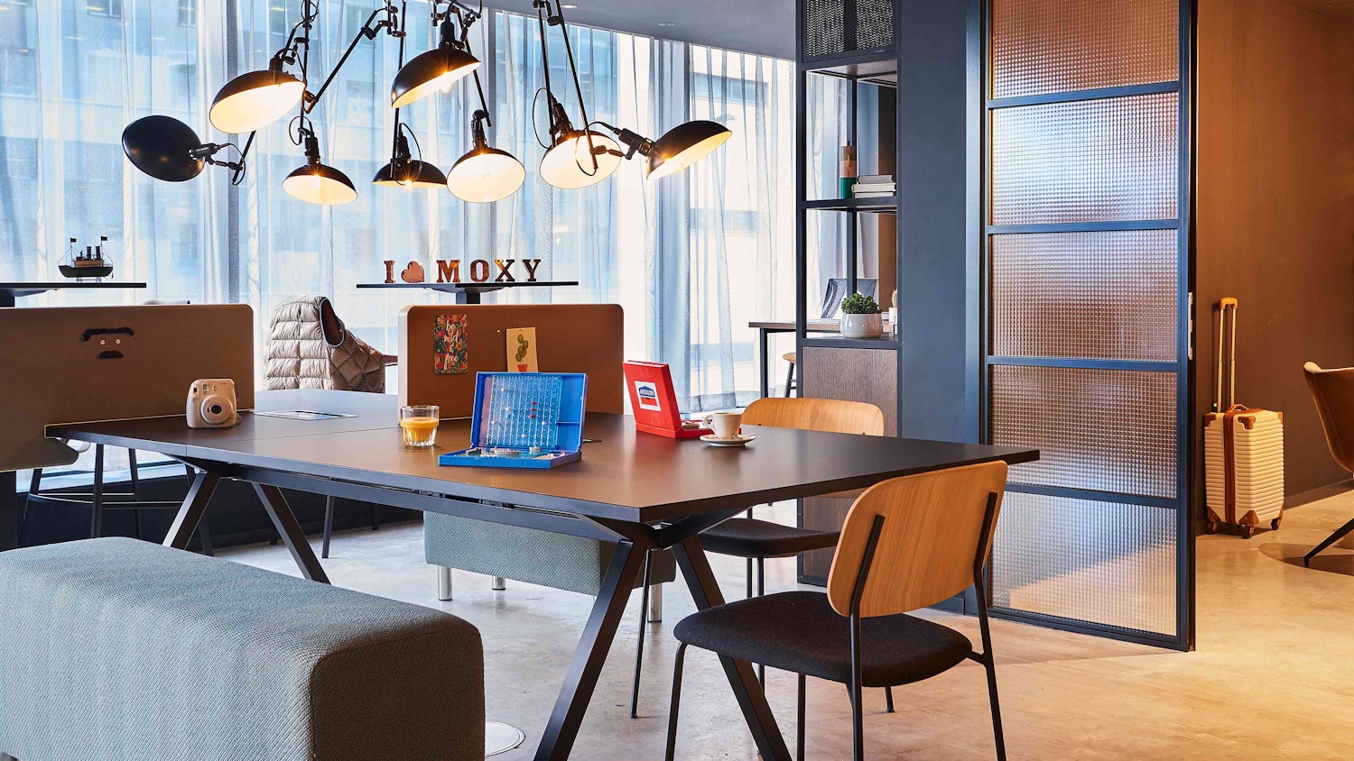 Moxy Southampton | Hotels near Paultons Park