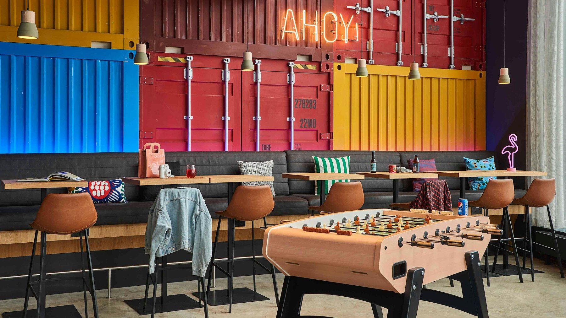 Moxy Southampton | Hotels near Paultons Park